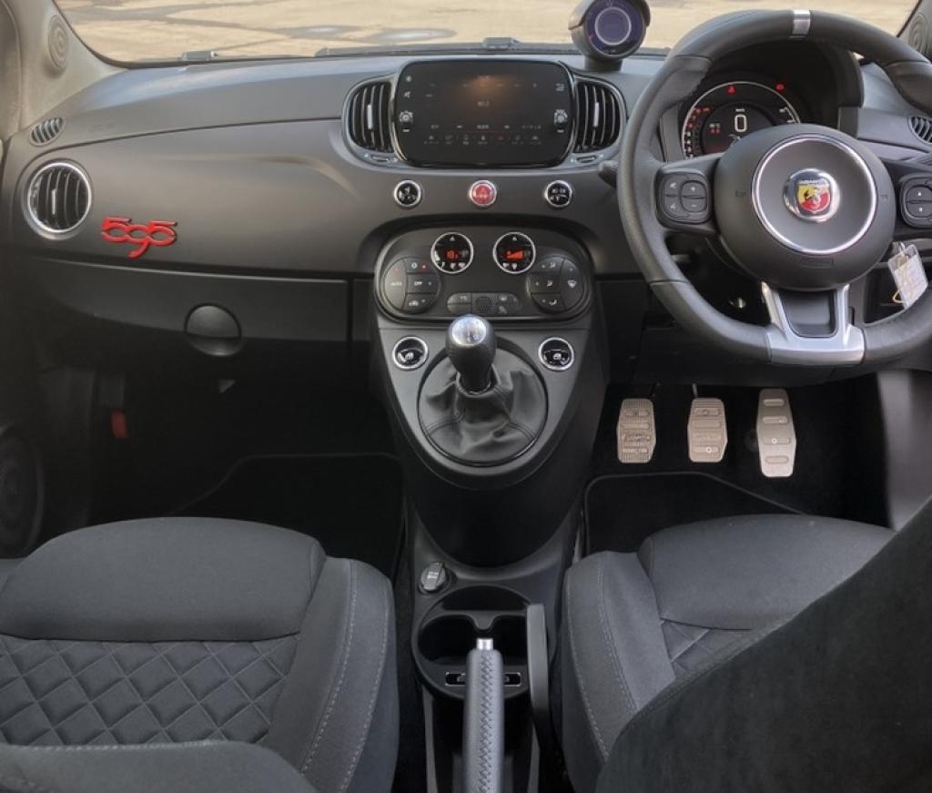 F595 MT RHD | アバルト山口 | アバルト認定中古車 - ABARTH【AUTOEXPERT】